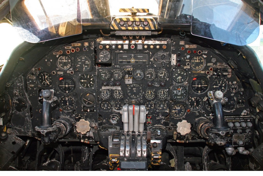 21st Review- Vulcan 607- Rowland White - AviationBookReviews.Com